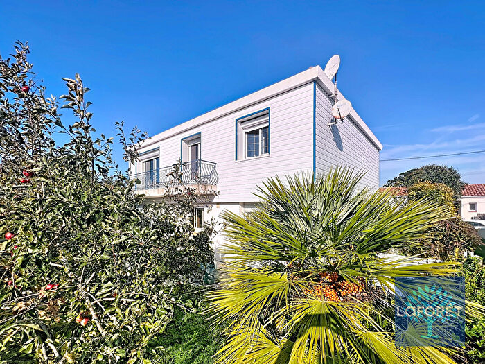 Maison à vendre - Saint-Gilles-Croix-de-Vie - 8 pièces - 4 chambres