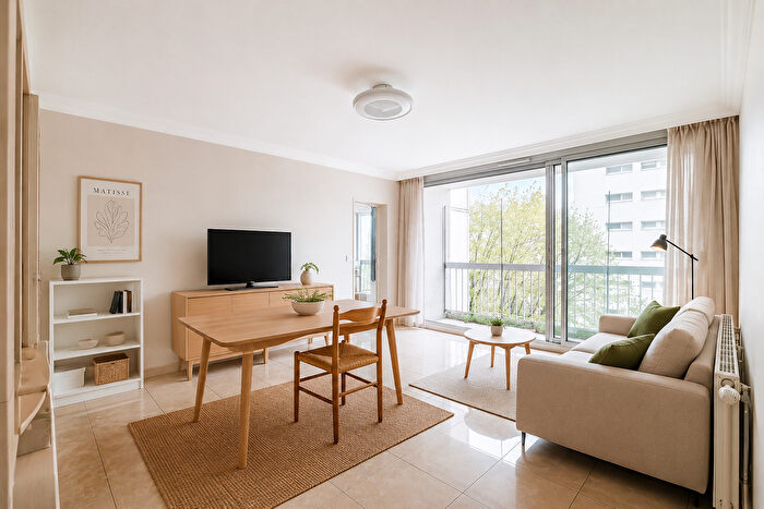 Paris 19ème, Flandre, Aubervilliers : Appartement 4 pièces à vendre