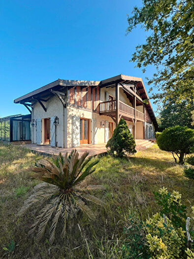 Maison à vendre - Parentis-en-Born - 9 pièces - 4 chambres