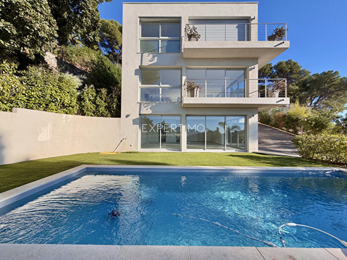 Maison à vendre - Carqueiranne - 7 pièces - 5 chambres