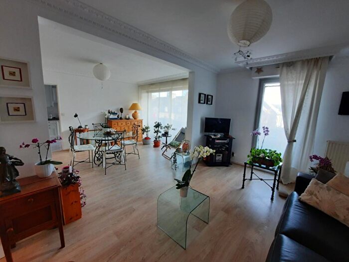 Appartement à louer - Quartiers Centre, Saint-Hélier, Gare - 4 pièces - 2 chambres