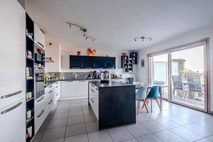 Appartement à vendre - Évian-les-Bains - 4 pièces - 3 chambres