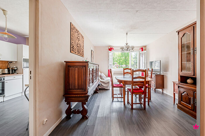 Appartement à vendre - Saint-Priest, Menival - 3 pièces - 2 chambres