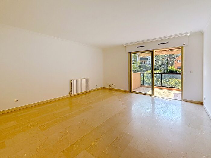 Appartement 3 pièces à louer à Mougins, Centre-ville, Village, Tournamy, Le Val de Mougins