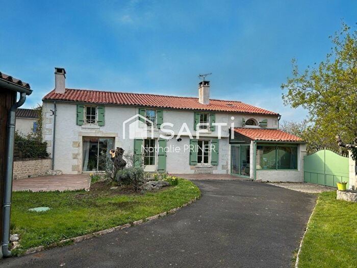 Maison 5 pièces à vendre à Benet