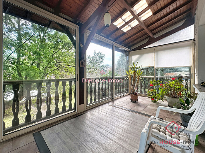 Maison à vendre - Neuvic - 6 pièces - 4 chambres