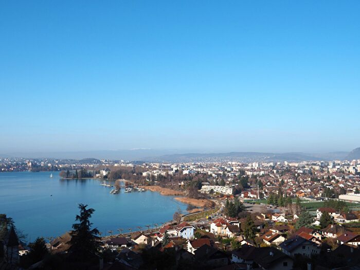 Appartement à louer - Annecy-le-Vieux, Annecy-le-Vieux Est - 3 pièces - 2 chambres