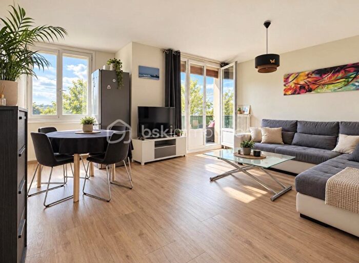 Appartement 2 pièces à Oullins, Centre-ville, à vendre