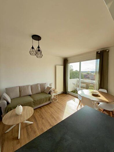 Appartement à louer - Centre Sud, Châtellerault - 1 pièce