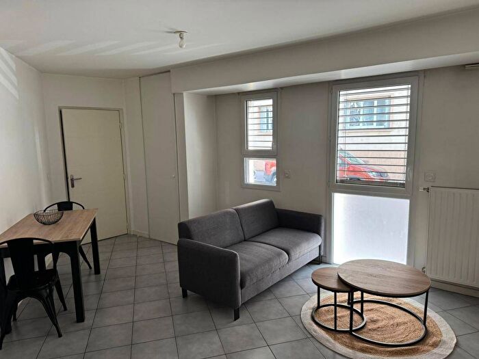 Appartement à louer - Saint Louis, Lyon ème arrondissement - 2 pièces - 1 chambre