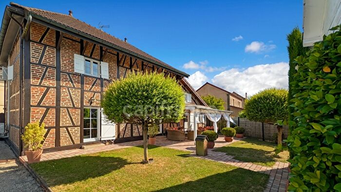 Saint-Germain-du-Bois : Maison 8 pièces à vendre