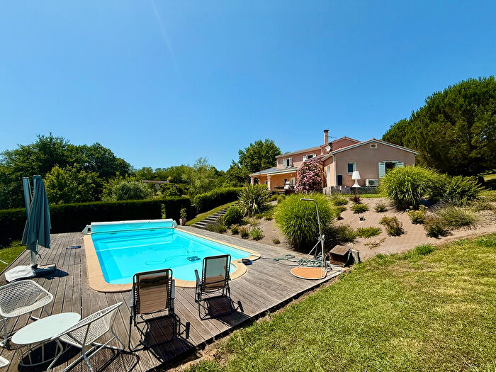 Maison à vendre - Villeneuve-sur-Lot, Zone rurale Nord - 7 pièces - 6 chambres