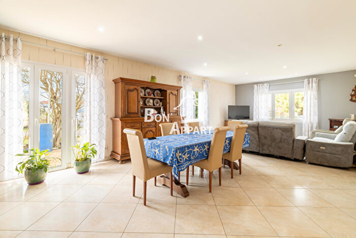 Maison 5 pièces à vendre à Sainte-Marie-aux-Chênes