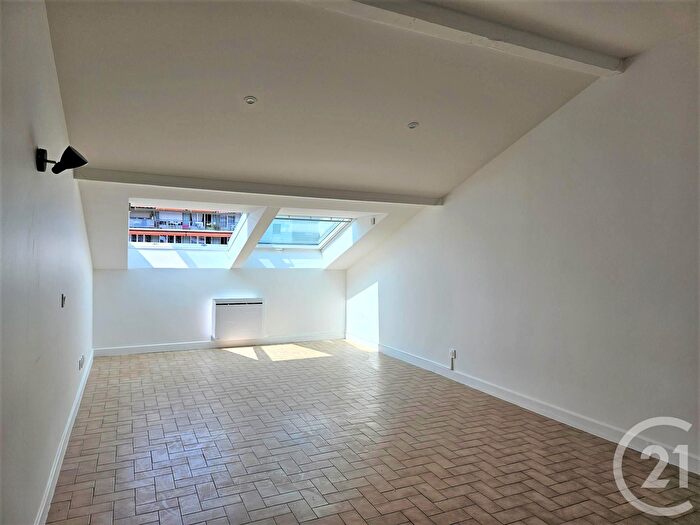 Appartement à louer - Aix-les-Bains, Centre-ville - 1 pièce