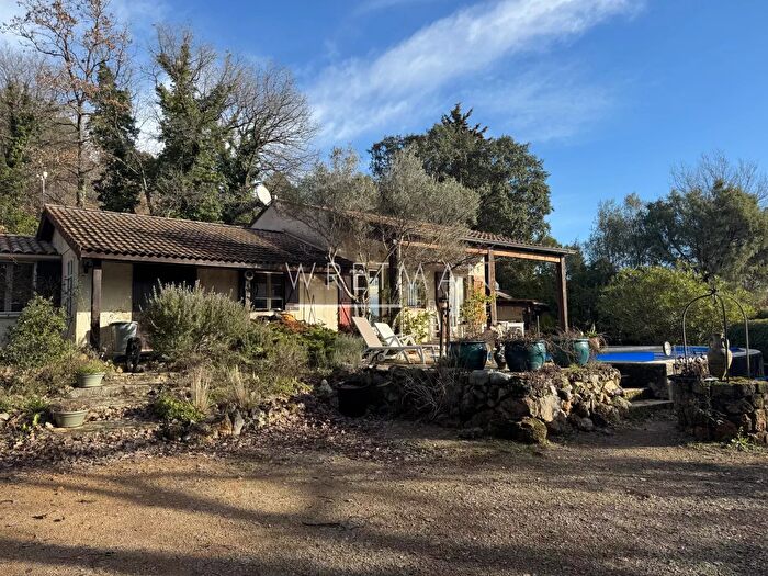 Maison à vendre - Salernes - 4 pièces - 3 chambres