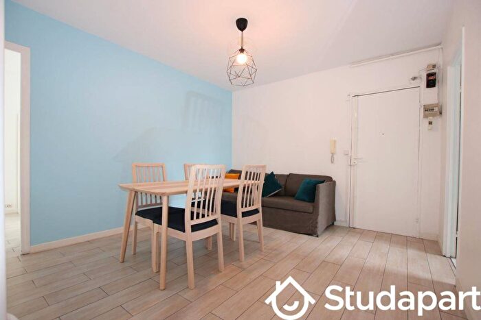 Mont-Mesly, Créteil : Appartement 1 pièce à louer