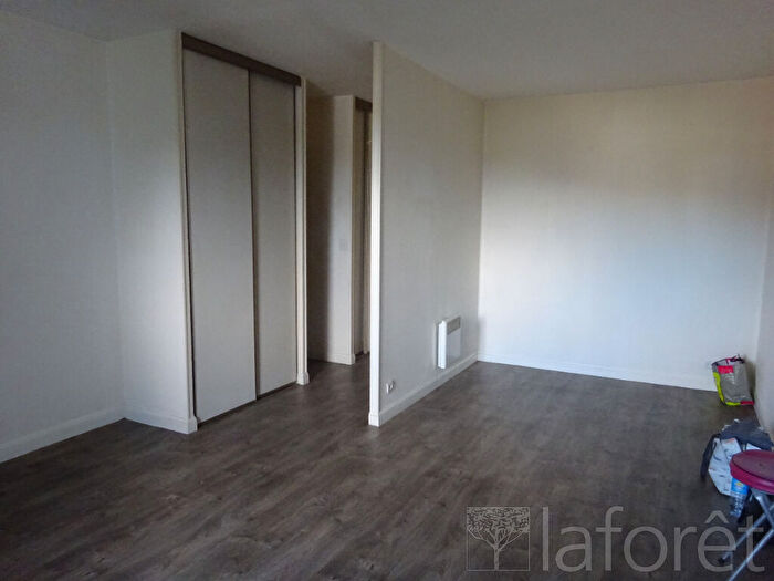 Appartement 1 pièce à Mantes-la-Jolie, Centre-ville, à louer