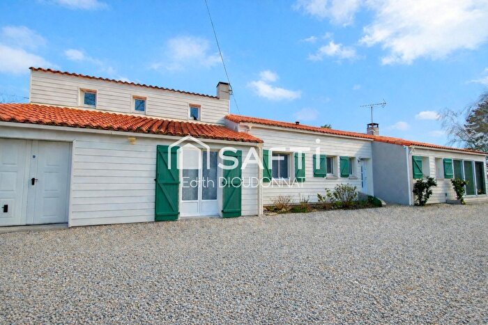 Maison à vendre - Moutiers-les-Mauxfaits - 8 pièces - 6 chambres