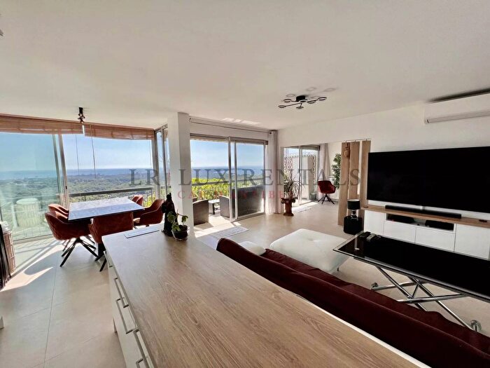 Appartement à louer - Brusquet-Retenaou-Devens, Vallauris - 2 pièces - 1 chambre