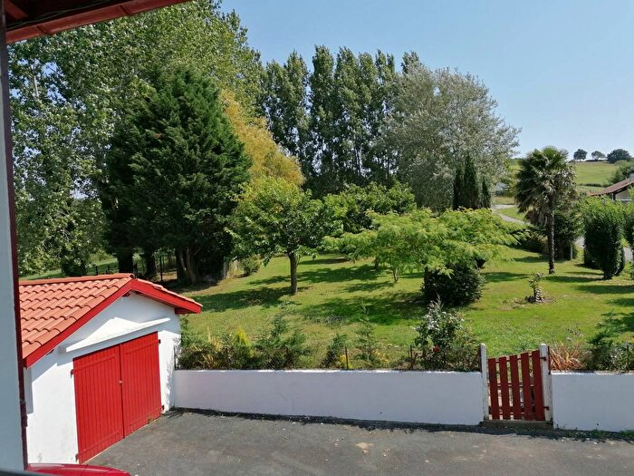 Maison à louer - Briscous - 5 pièces - 4 chambres