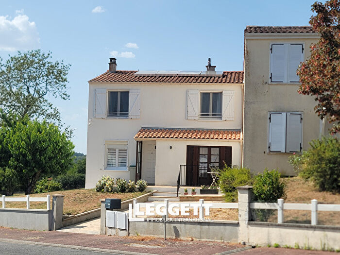 Maison 7 pièces à Chabanais, à vendre