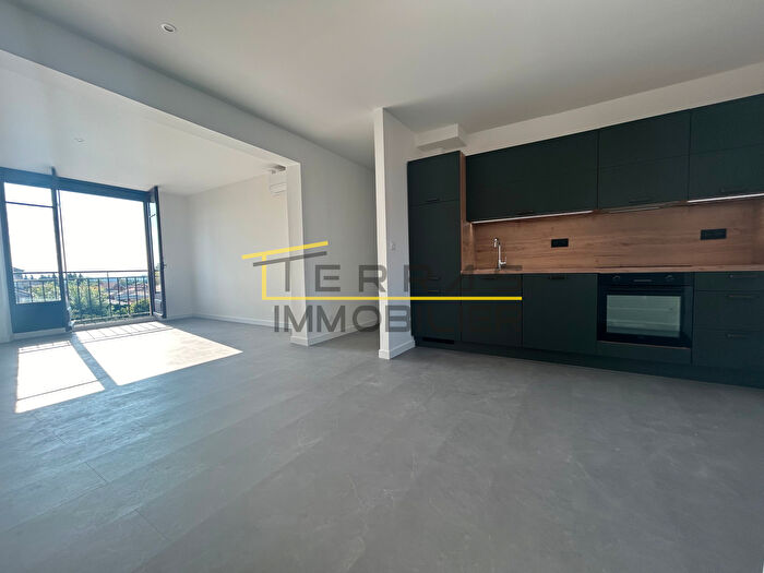 Appartement à vendre - Valréas - 5 pièces - 3 chambres