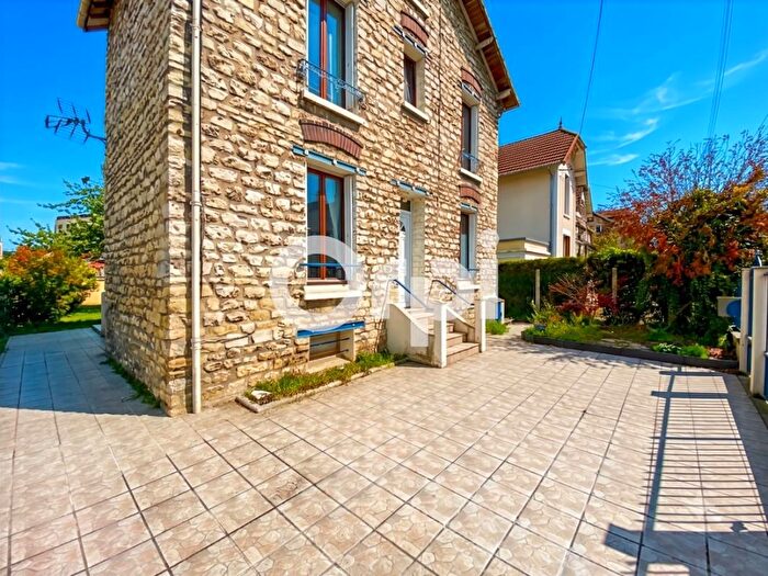 Maison 4 pièces à vendre - Mantes-la-Jolie, Centre-ville