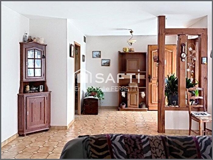 Maison 5 pièces à vendre à Saint-Hilaire-la-Forêt