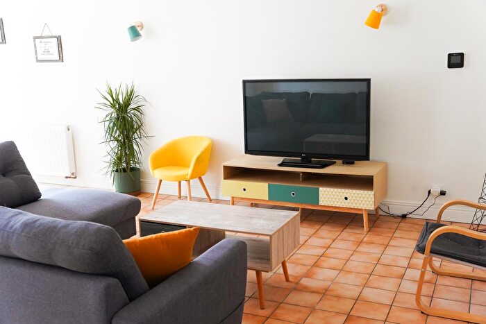 Maison à vendre - Tarbes, Sainte-Anne - 6 pièces - 5 chambres