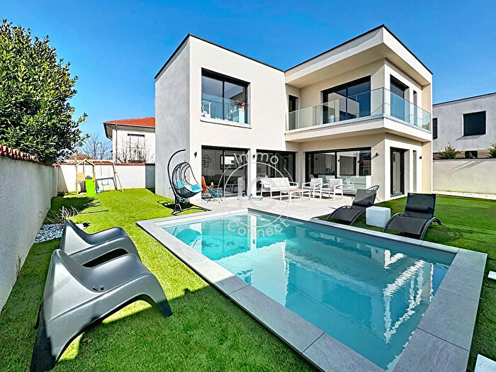 Maison 4 pièces à Saint-Laurent-de-Mure, à vendre