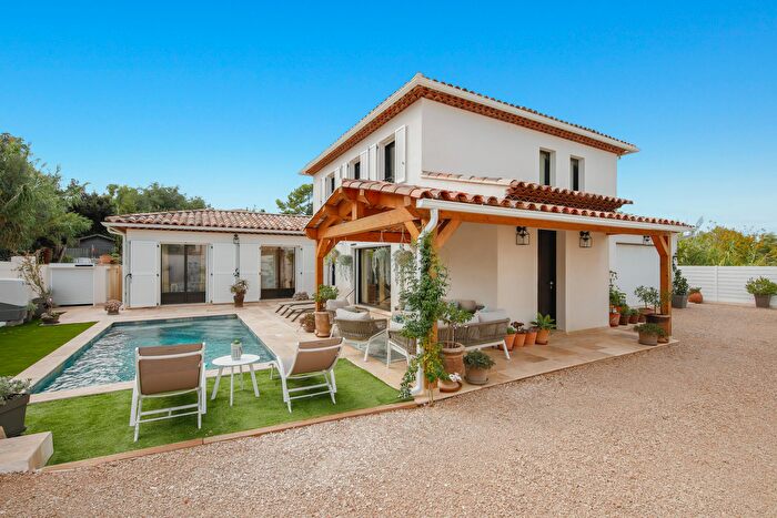 Maison à vendre - Hyères, Giens - 6 pièces - 4 chambres