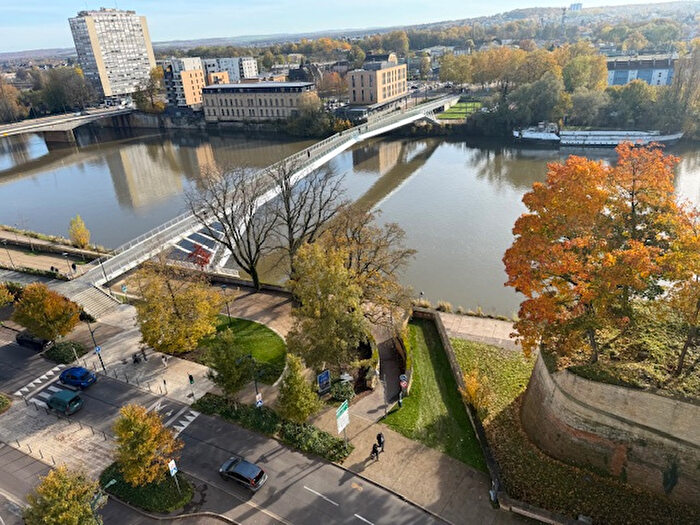 Appartement à vendre - Thionville, Centre-ville, Gare - 5 pièces - 2 chambres