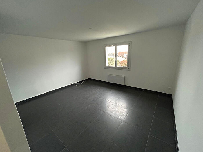 Appartement à louer - Goussainville, Centre-ville, Renaissance - 3 pièces - 2 chambres