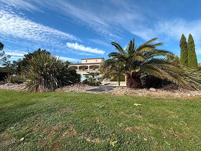 Maison à vendre - Hautefage-la-Tour - 6 pièces - 4 chambres