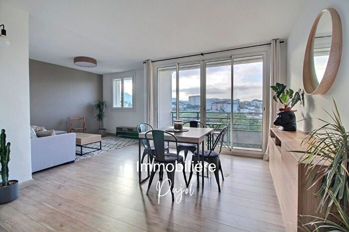 Appartement à louer - Marseille e , Sainte-Marguerite - 3 pièces - 2 chambres