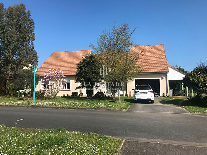 Maison à vendre - Saint-Gervais-en-Belin - 9 pièces - 6 chambres