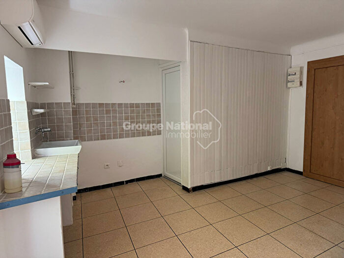 Appartement à louer - Arles, Centre-ville - 2 pièces - 1 chambre