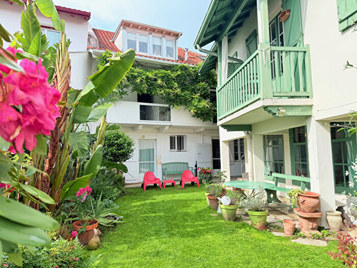 Hendaye, Ville - Maison 8 pièces à vendre