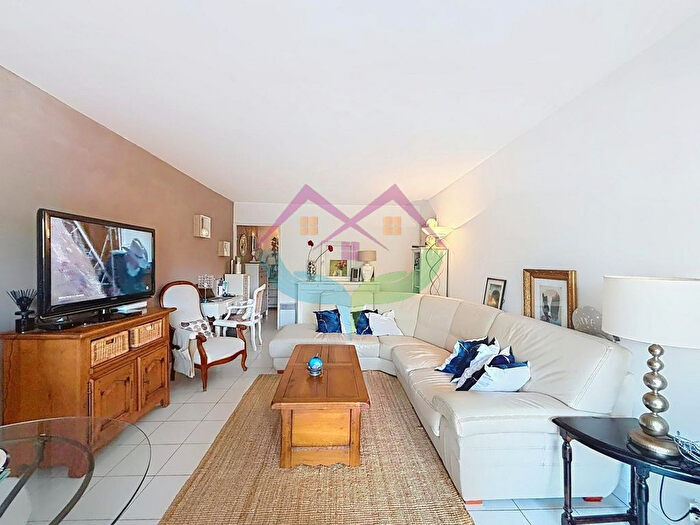 Appartement à vendre - Saint-Raphaël, Santa-Lucia - 3 pièces - 2 chambres