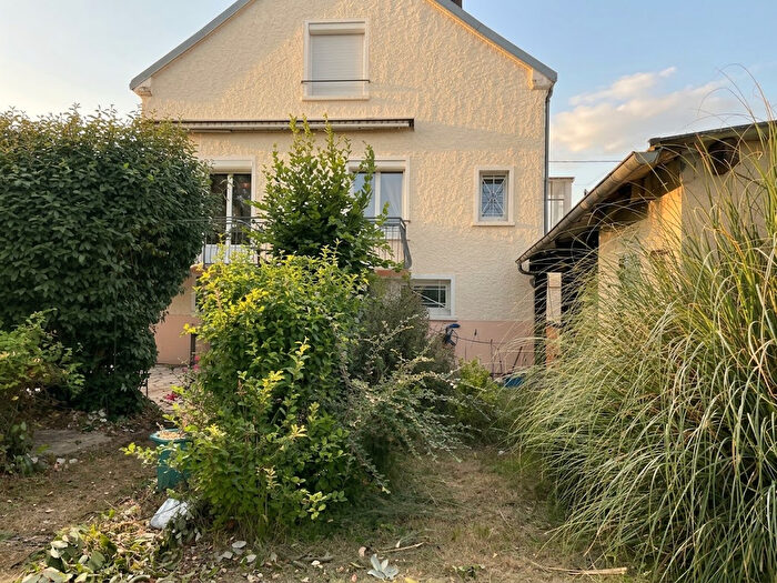 Maison 5 pièces à vendre à Fleury-les-Aubrais, Clos de la Grande Salle, Villevaude, Vallée, Ormes du Mail
