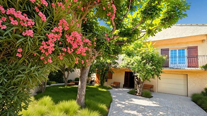 Maison à vendre - Avignon, Préfecture - 6 pièces - 4 chambres