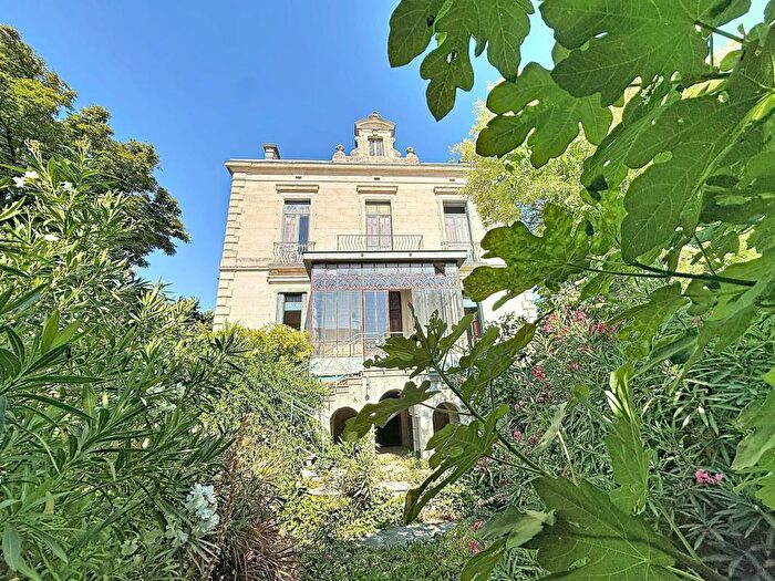 Maison 17 pièces à vendre à Nîmes