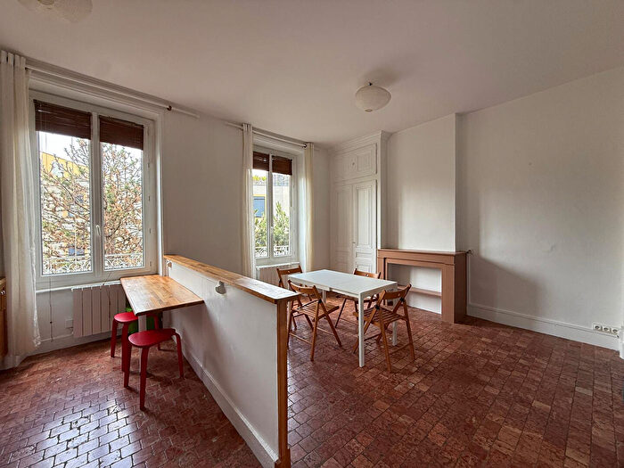 Caluire-et-Cuire, Cuire-le-bas, Cuire-le-Haut : Appartement 1 pièce à vendre