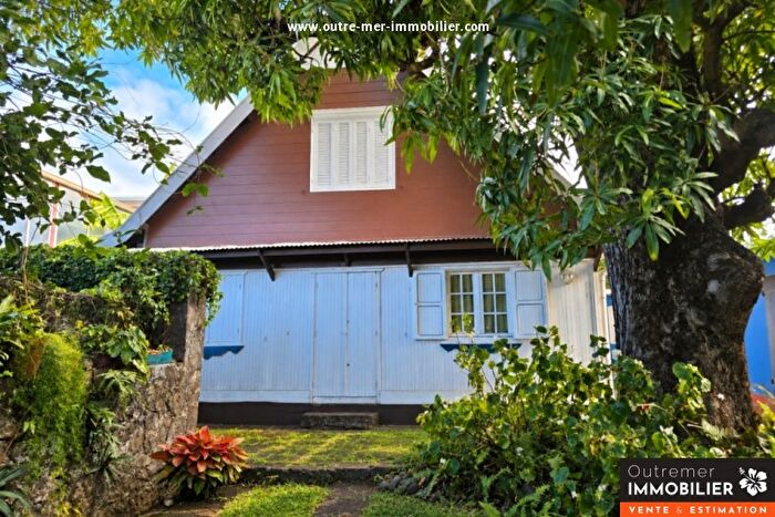 Maison 7 pièces à vendre - Sainte-Suzanne, Centre-ville