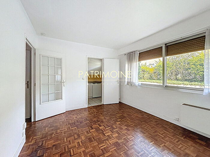 Appartement à louer - Saint-Germain-en-Laye, Hennemont - 1 pièce