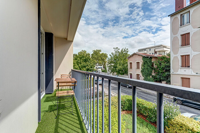 Appartement à louer - Lyon e , La Plaine, Santy - 5 pièces - 4 chambres