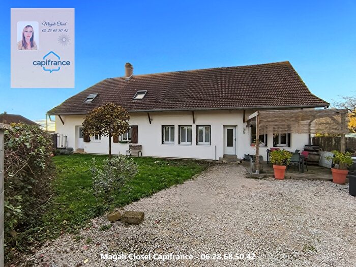 Maison à vendre - Lays-sur-le-Doubs - 8 pièces - 6 chambres