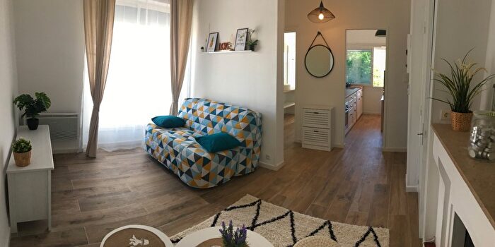 Appartement à vendre - Marseille e , Grands Carmes - 1 pièce