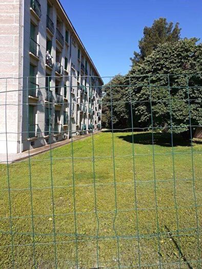 Appartement à louer - Saint Mitre les Granettes Pey Blanc, Aix-en-Provence - 1 pièce