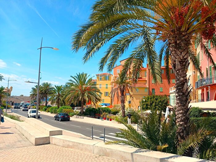 Menton, Hôtel de Ville, Vieille Ville, Musée, Madone, Carnolès : Appartement 3 pièces à vendre